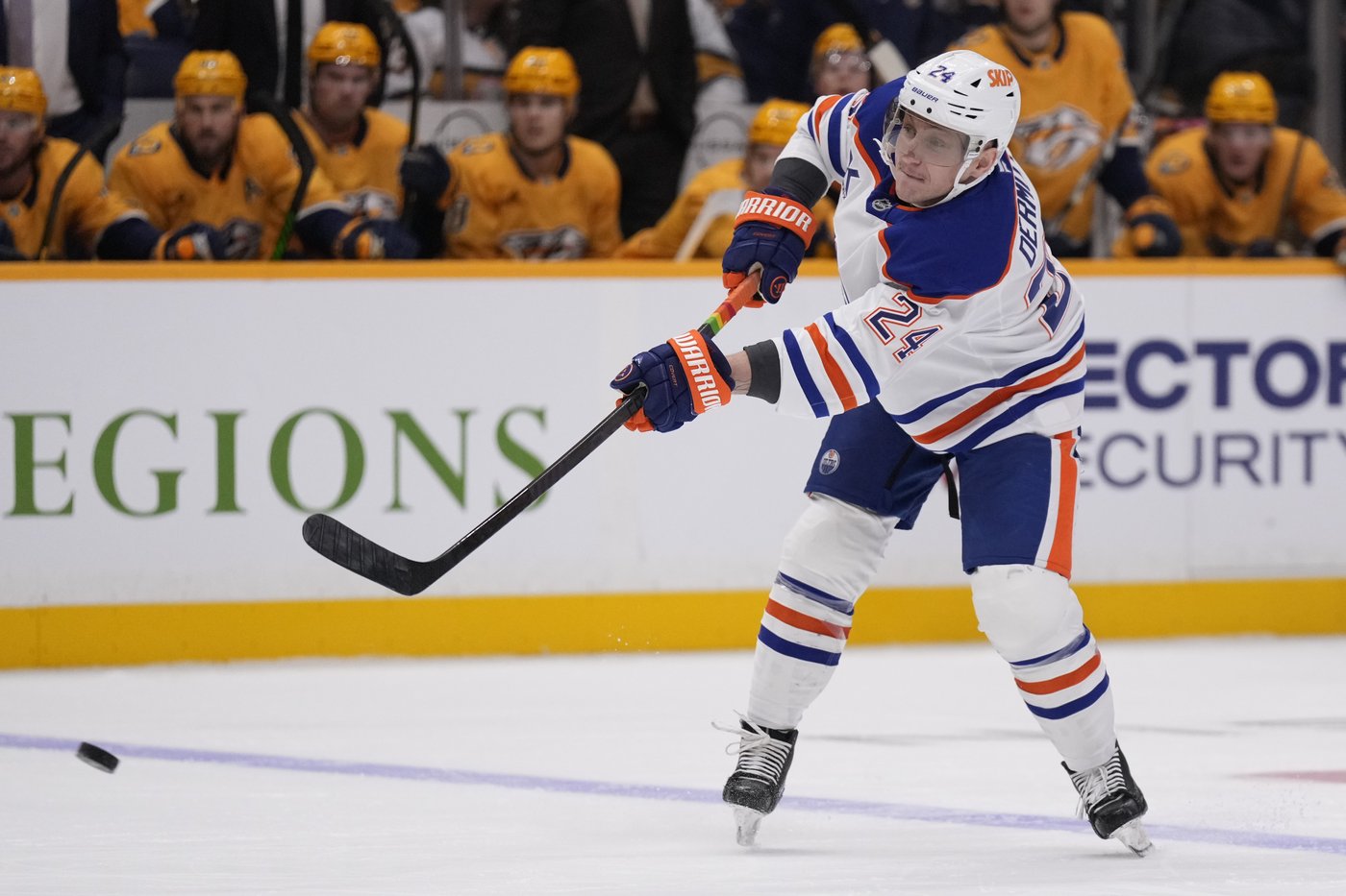 Les Oilers récupèrent le défenseur Travis Dermott au ballottage
