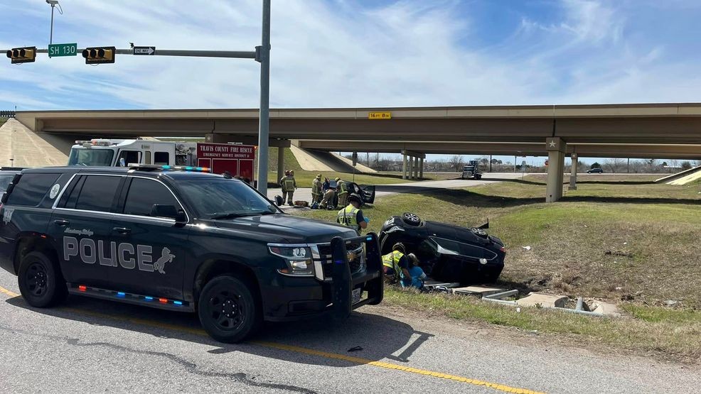 Multiple people injured in Mustang Ridge collision