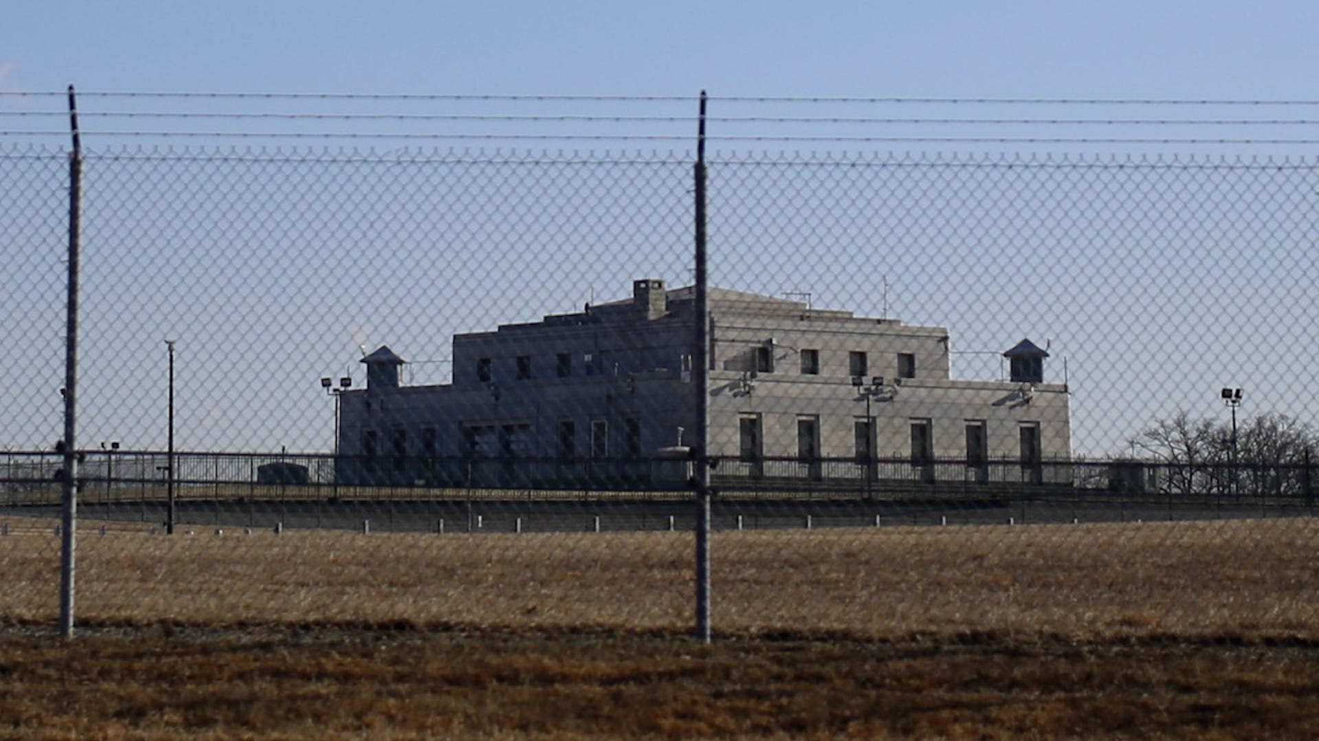 How much gold is at Fort Knox? President Trump wants to make sure it's ...