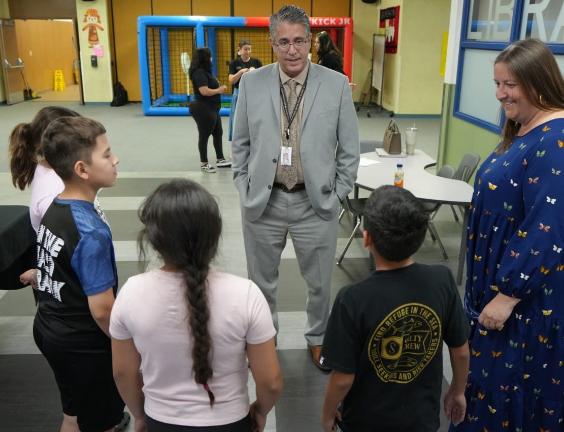 Palm Springs Unified School District superintendent announces retirement