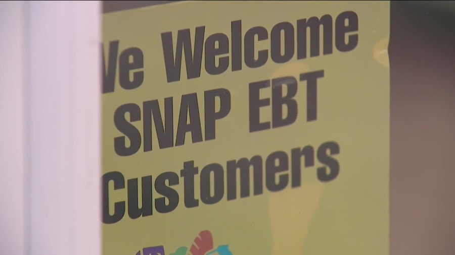 Food restrictions for Iowans on SNAP benefits advances in Iowa House