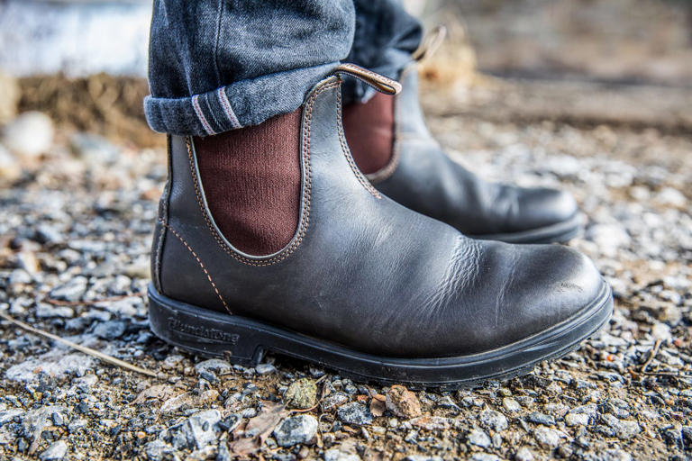 I’ve Worn Blundstone's 500 Chelsea Boots for Work, Hiking, and Everything In Between