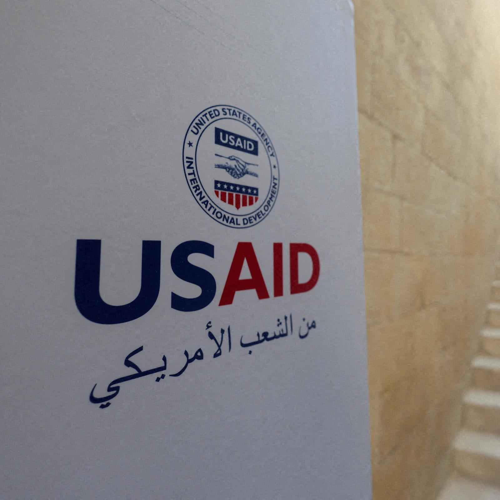 Roberts halts decision ordering White House to pay USAID contractors
