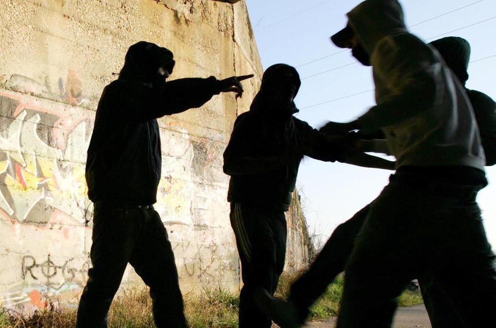 Il blitz contro le baby gang. Droga, armi e piccoli furti: un arresto e ...