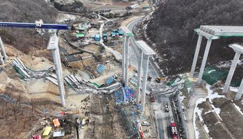 Deadly expressway bridge collapse spotlights systemic safety failures ...