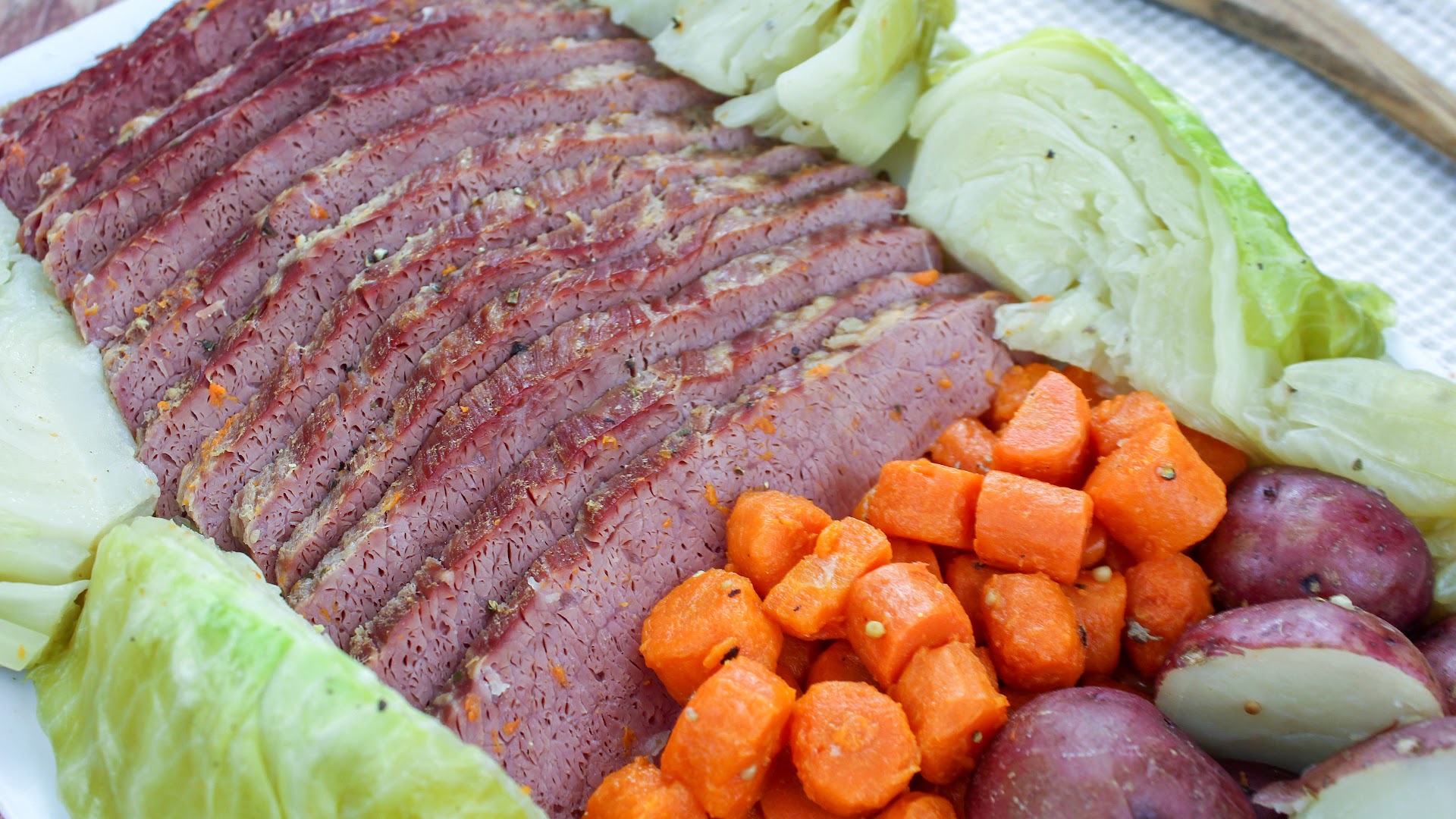 This Corned Beef And Cabbage Recipe Is The Definition Of Comfort Food ...