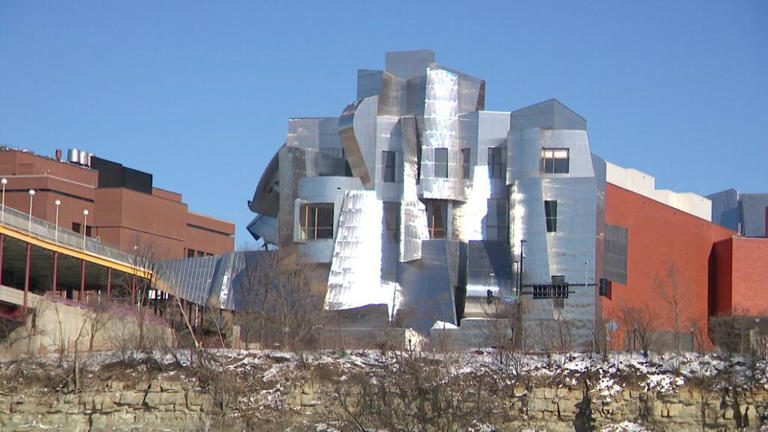 University of Minnesota's Weisman Art Museum as unique inside as it is ...