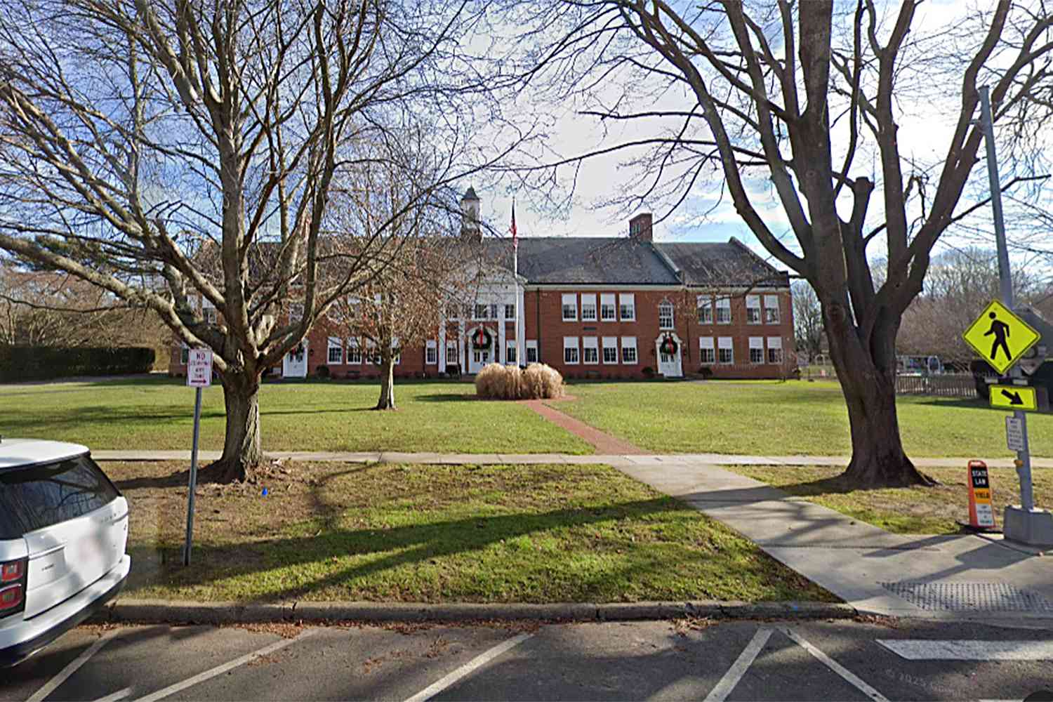 Hamptons School Principal Accused of Stealing $25 Gift Card, Leads to ...