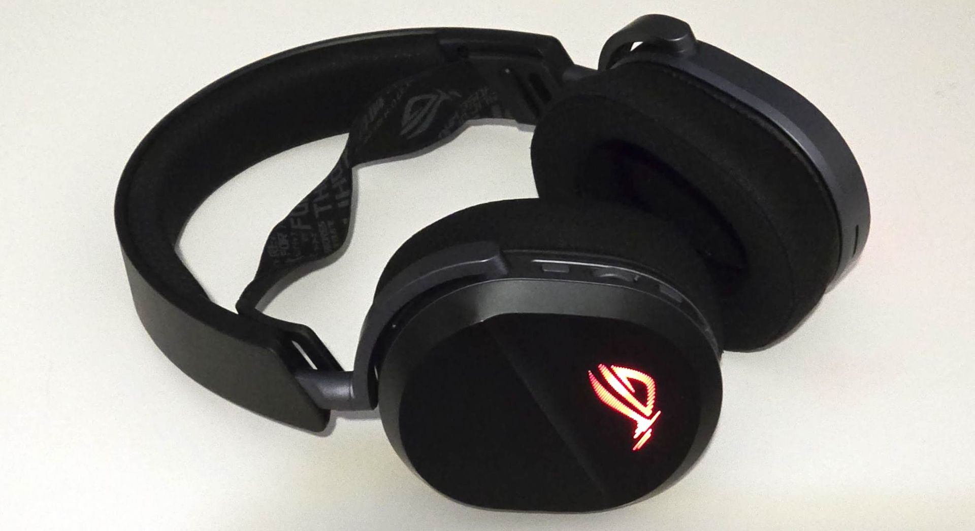 Asus’ new high-end ROG Pelta gaming headset is one of the most ...
