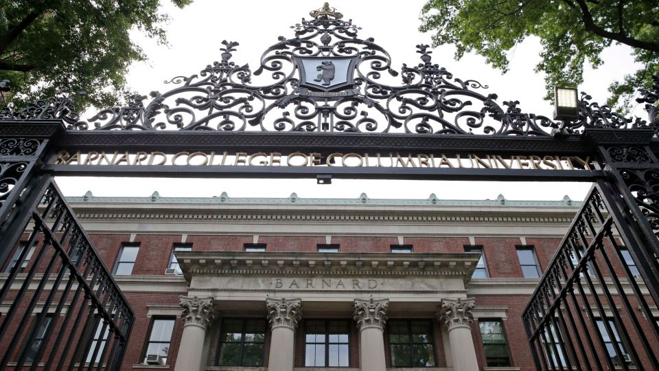 Pro-Palestinian student protesters clash with Barnard College staff ...