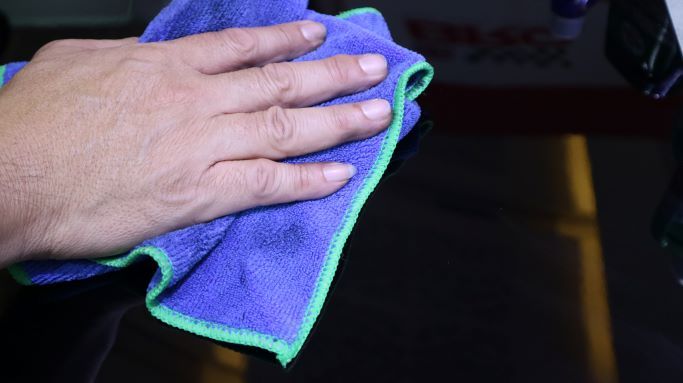 Kenapa Lap Mobil Harus Pakai Microfiber, Begini Penjelasan Detailer