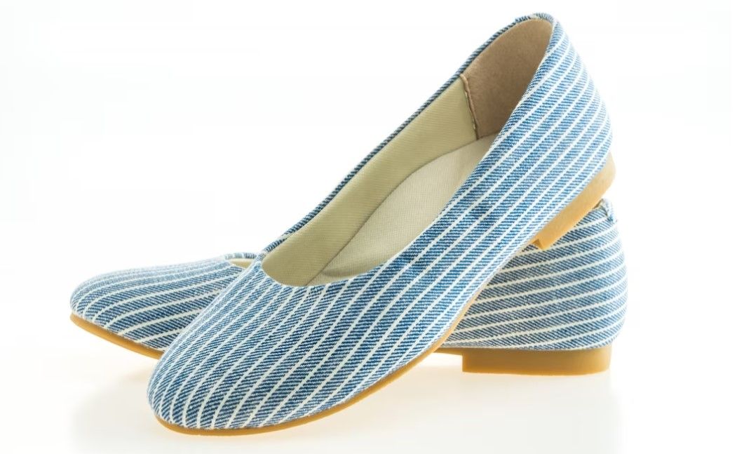 Ini Cara Menghilangkan Bau pada Sepatu Flatshoes Tanpa Dicuci