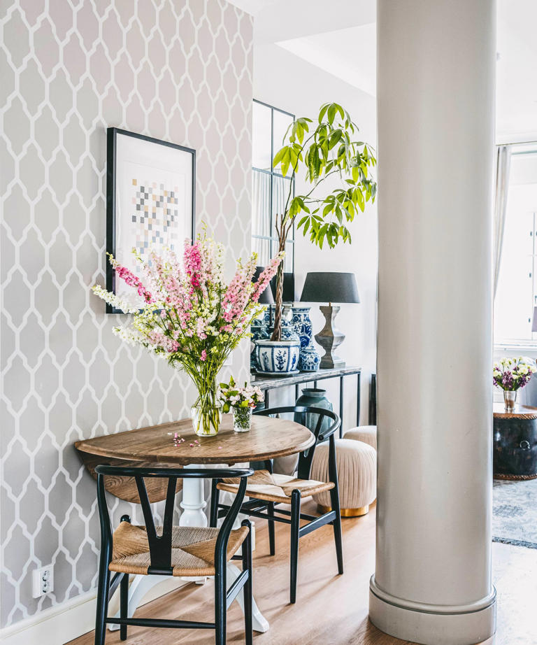 From uplifting pastel palettes to cool, crisp schemes, these 5 cozy ...