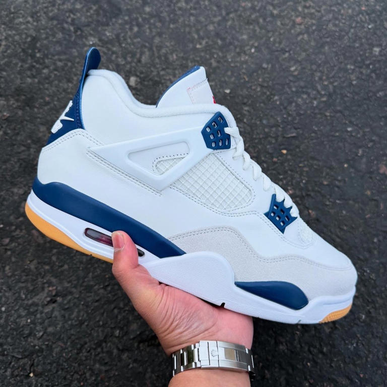 Nike SB x Air Jordan 4 Retro “Summit White Navy”