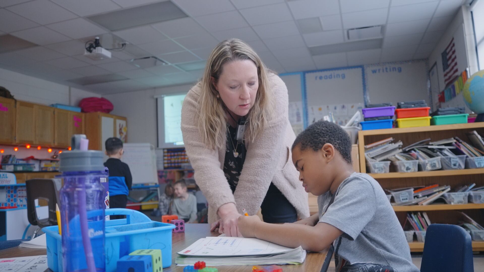 Manz Elementary school kindergarten teacher honored with Golden Apple award