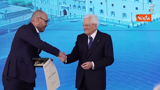 Salv? un uomo dall'alluvione, Angela Isaac nominata Cavaliere al merito ...