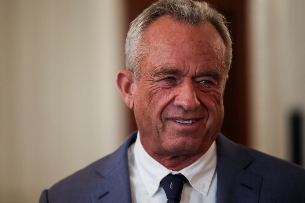 'God help us all': Infectious disease experts panic after Trump FDA ...