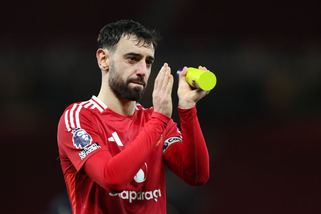 Roy Keane names 'imposter' in the Man Utd squad in explosive row with ...