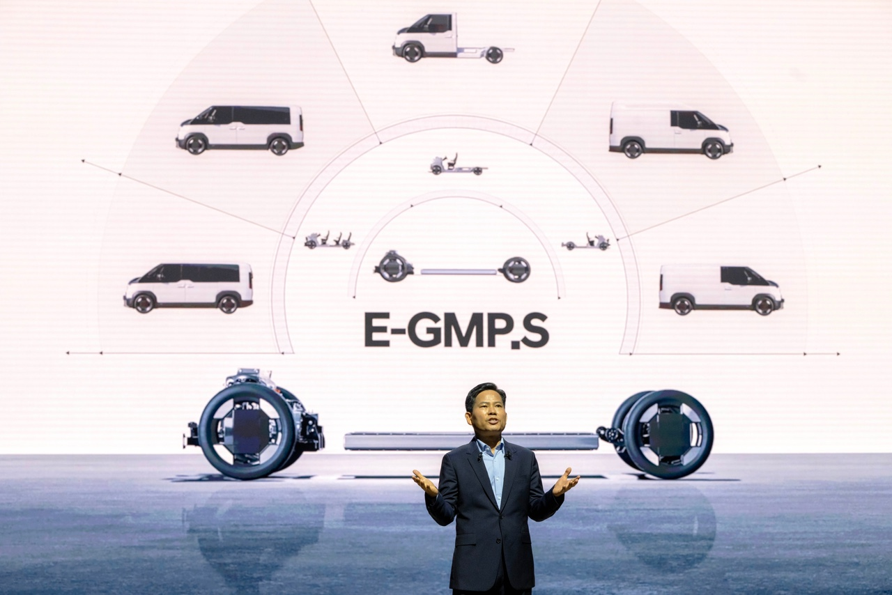 기아 PBV 1호 ‘PV5’ 마침내 베일 벗었다…삼성전자·우버·DHL과도 손잡는다 [2025 기아 EV데이]