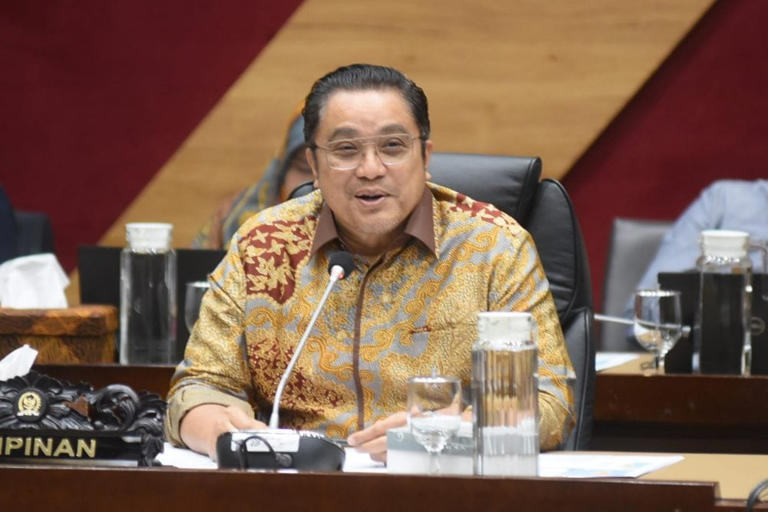DPR dan KPU Soroti Peran Bawaslu Usai MK Batalkan Kemenangan Istri ... DPR dan KPU Soroti Peran Bawaslu Usai MK Batalkan Kemenangan Istri ...