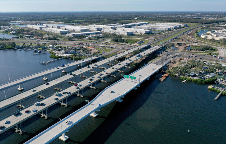 Traffic flows across new bridges over Manatee River for new I-75/U.S ...