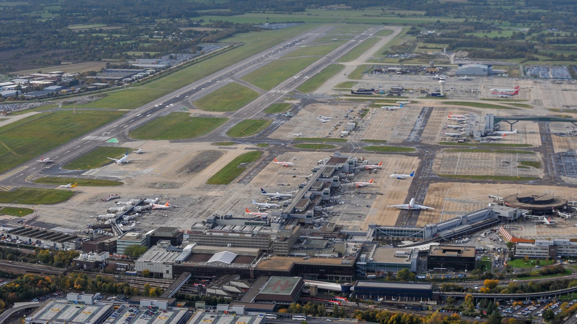 Gatwick Airport expansion which will add 100,000 more flights backed by ...