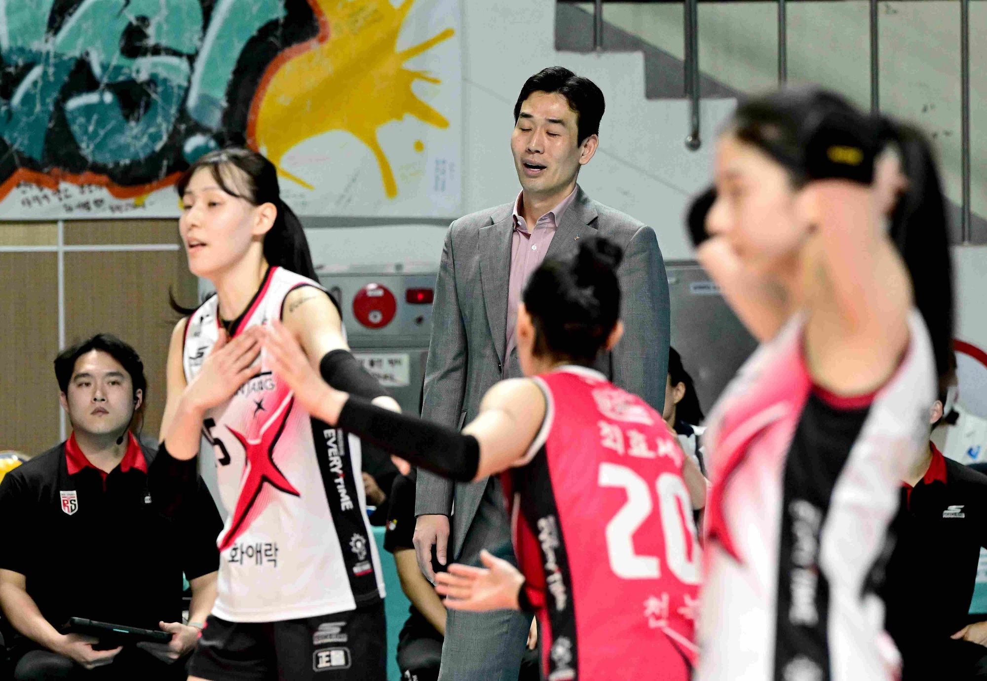 Hasil Liga Voli Korea - Park Hye-min Kesetanan Saat Megawati ...