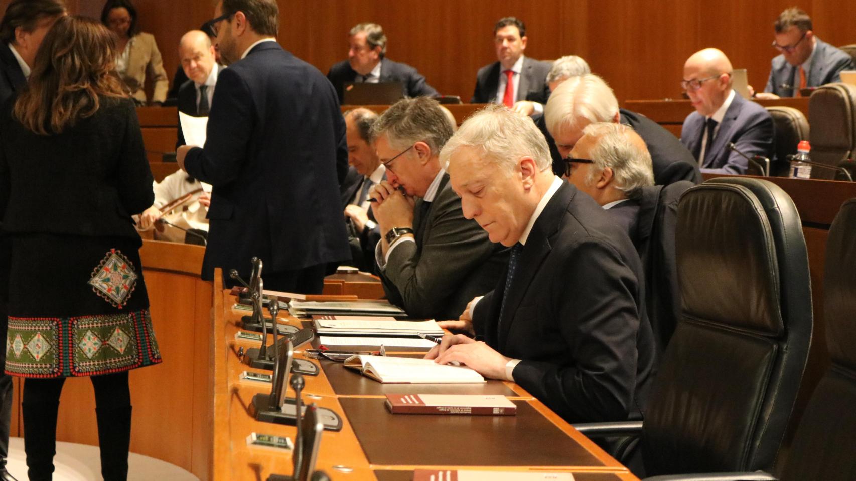 Vox salva el primer escollo de la Ley de Vivienda de Aragón pero pone ...