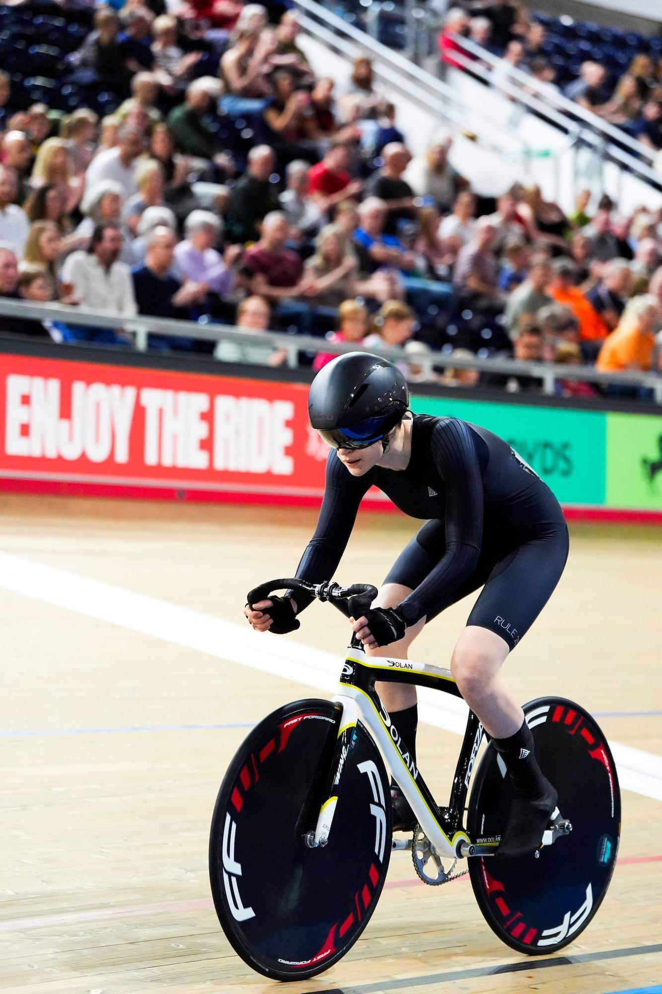 Leamington para cyclist star Elisabeth Simpson becomes National Champion