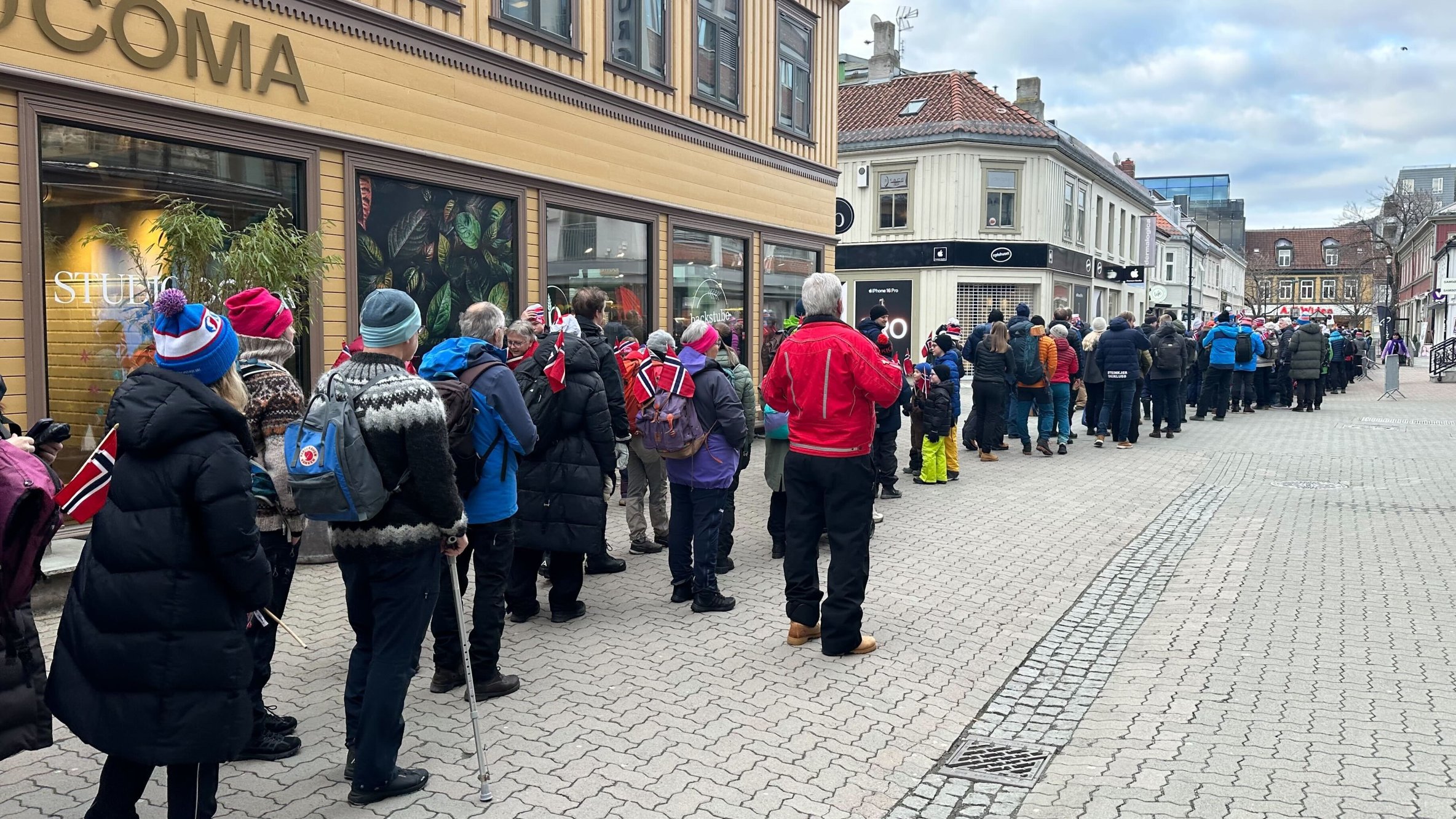 VM-drama i gang: Tilskuere slapp ikke inn på tribunen