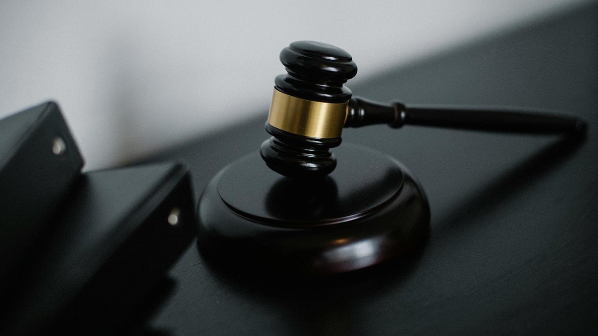 What does the IRS look at to decide who to audit?