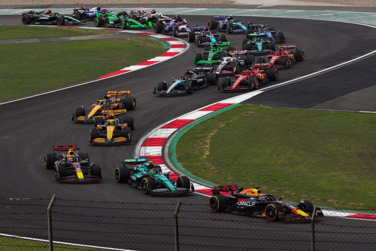 How to Track a Paper Tax Refund Check From the IRS to Your Mailbox