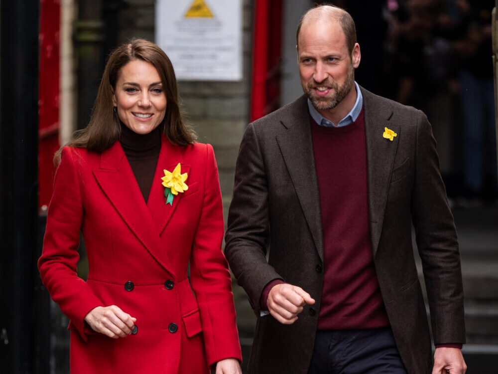 Solidarietà e Welsh cakes: William e Kate al fianco della comunità gallese colpita dalle inondazioni