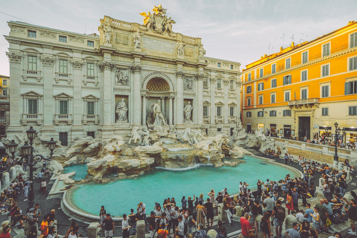 Tourist who dived into Trevi Fountain while on run from police fined