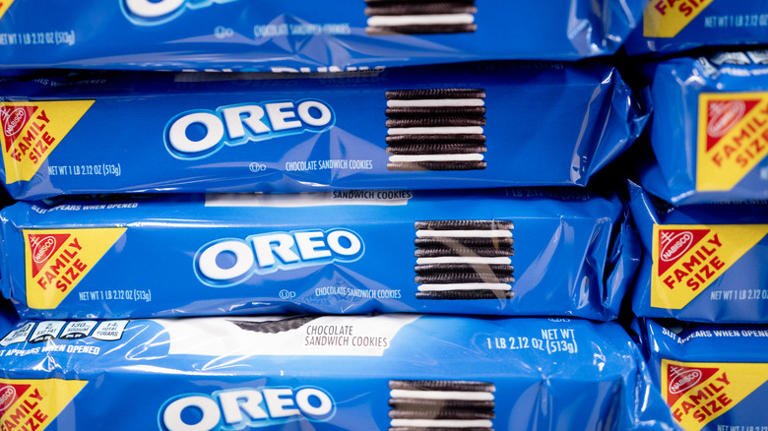 How Many Oreos Actually Come In A Family Size Pack?
