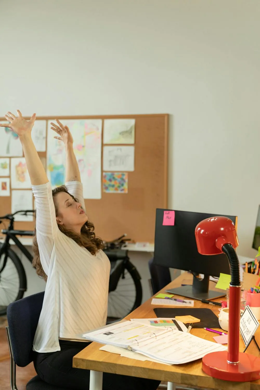 10 Simple Exercises You Can Do Without Leaving Your Desk