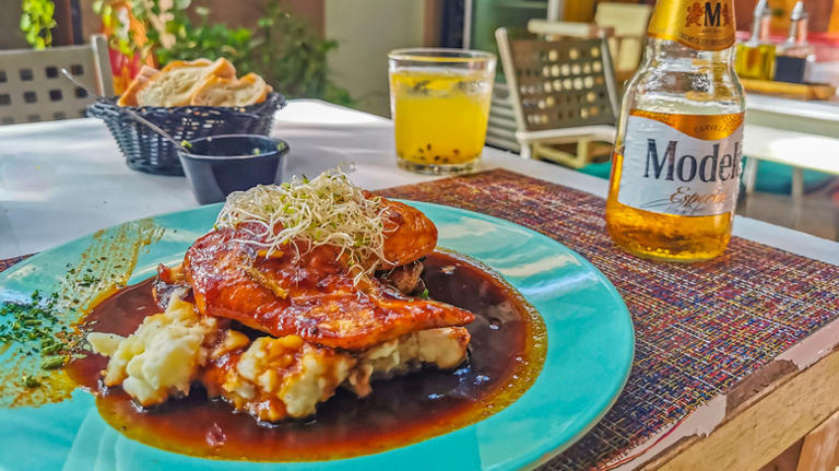 The Best Food To Pair With Modelo Beer