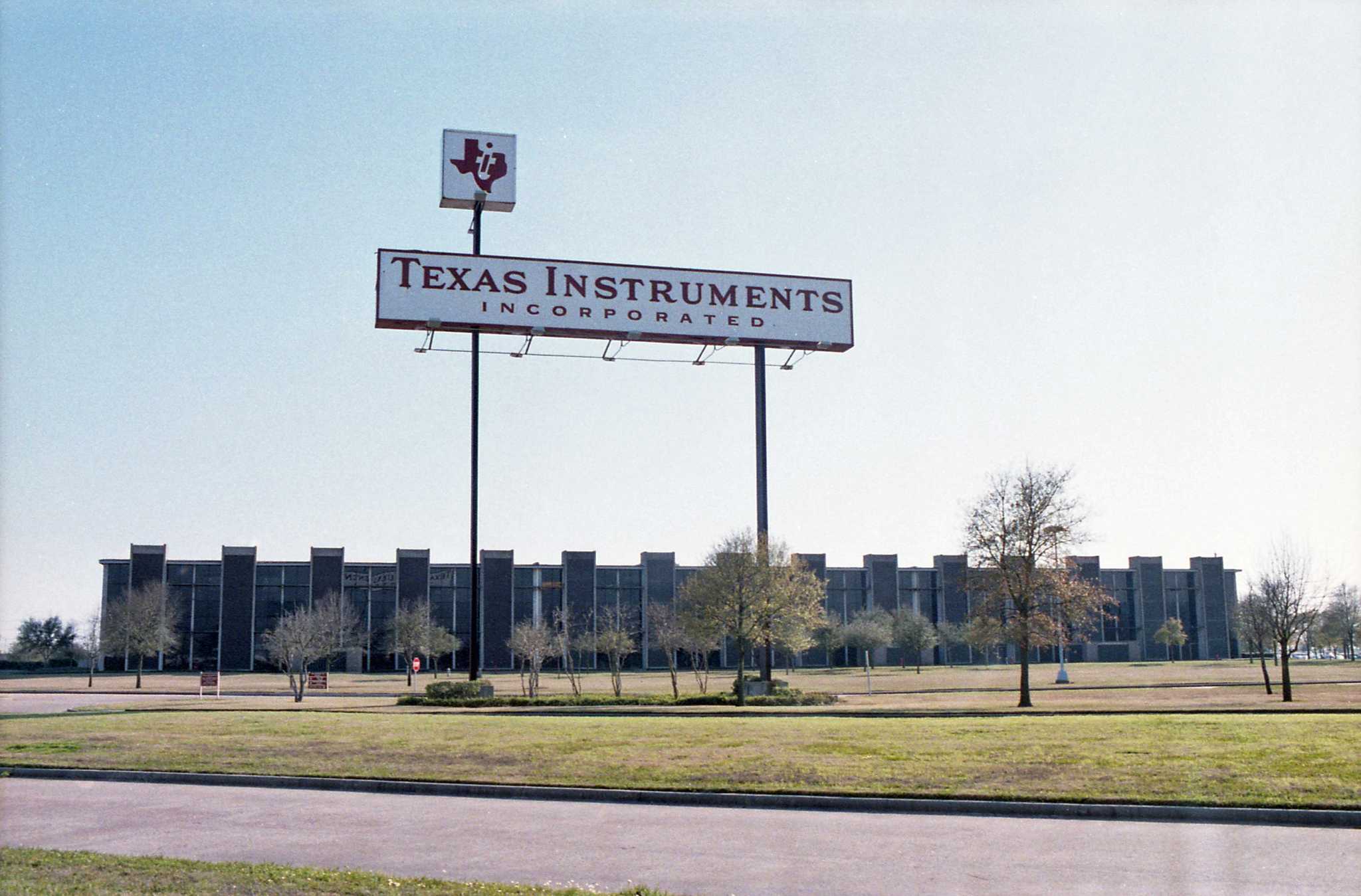 Apple's new Houston facility could start a renaissance for electronics ...