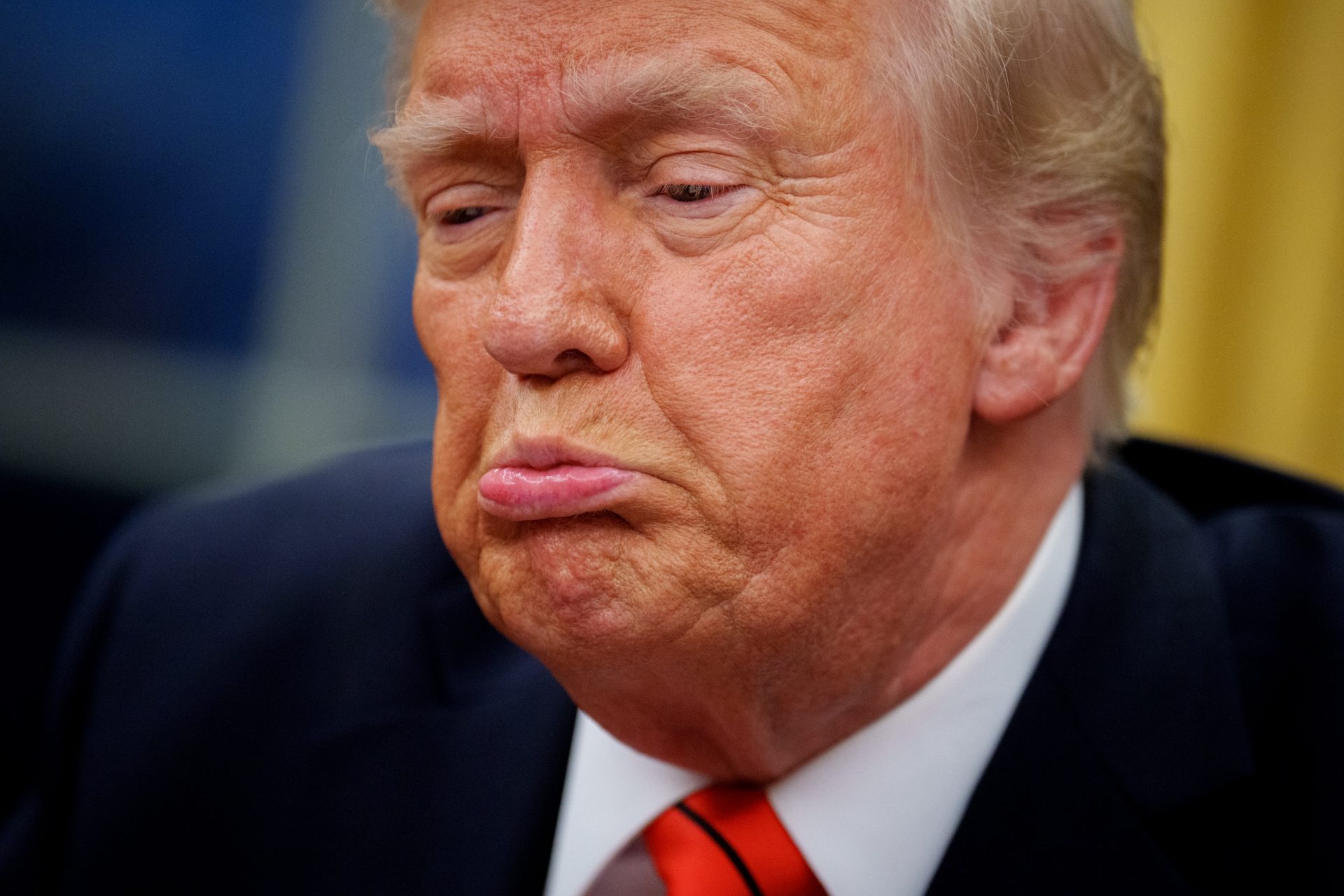 Donald Trump faces major political crisis as Republicans turn away
