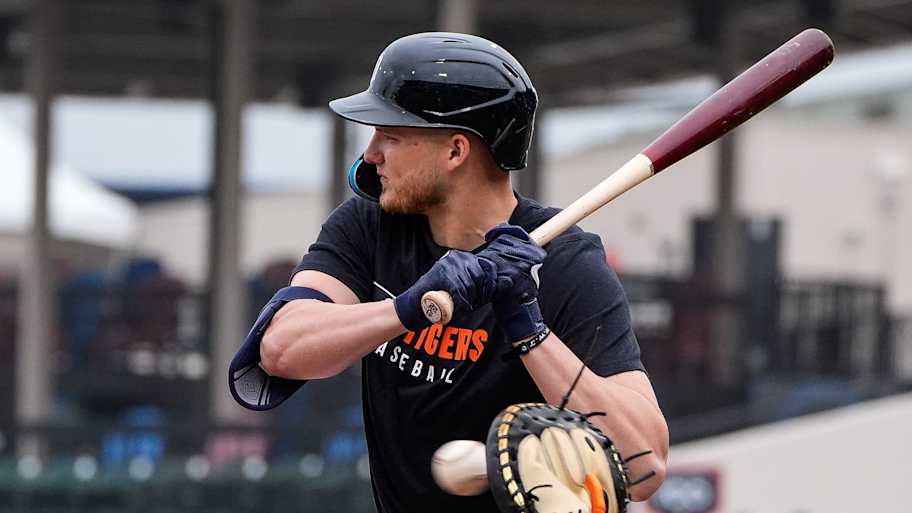 Detroit Tigers Star Outfielder Avoids Major Injury, but Timetable Unclear
