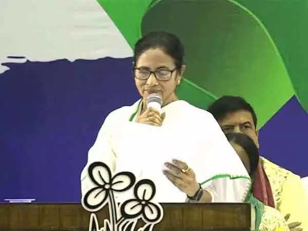 Mamata Banerjee accuses BJP of using 'fake voters' to win polls, warns ... Mamata Banerjee accuses BJP of using 'fake voters' to win polls, warns ...