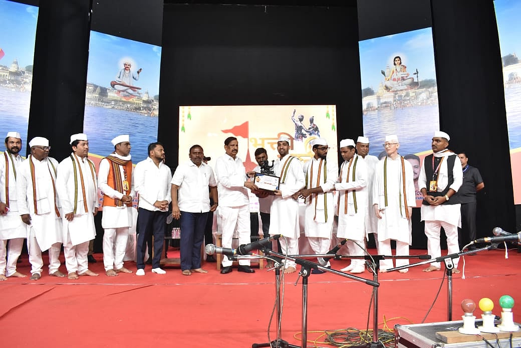 Navi Mumbai News: Bhakti Shakti Railway Commuter Bhajan Groups Demands ...