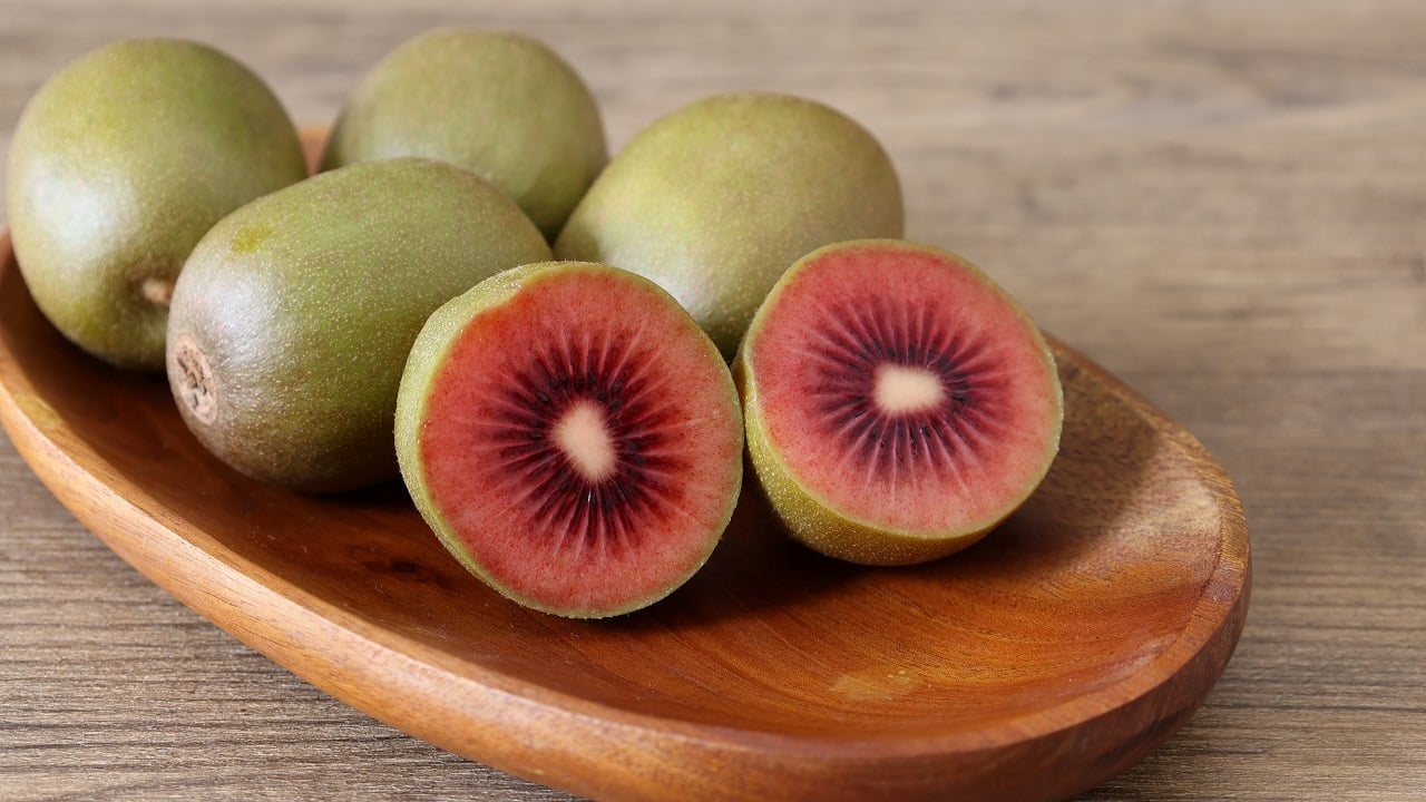 Kiwi rouge : quelles différences avec le kiwi vert ? Quel goût a-t-il