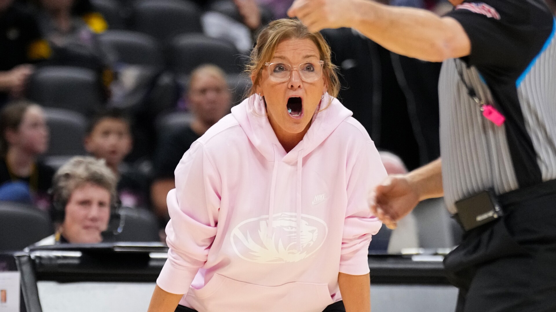 Missouri women coach Robin Pingeton announces resignation effective at ...
