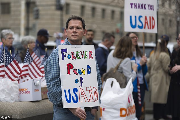 USAID workers weep as DOGE gives 15 minutes to clear desks