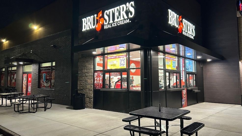 Bruster's Real Ice Cream opens doors for business in Lynchburg
