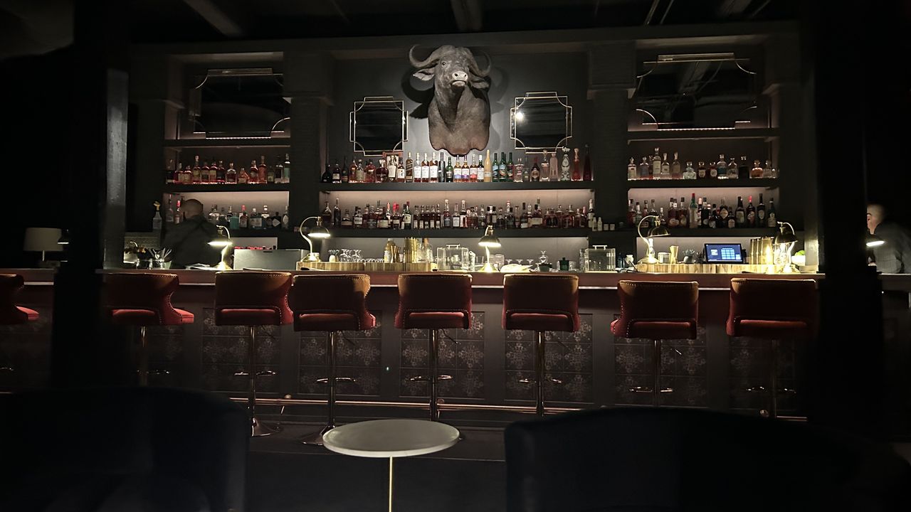 Hidden speakeasy Syn debuts in Charlotte — if you can find it