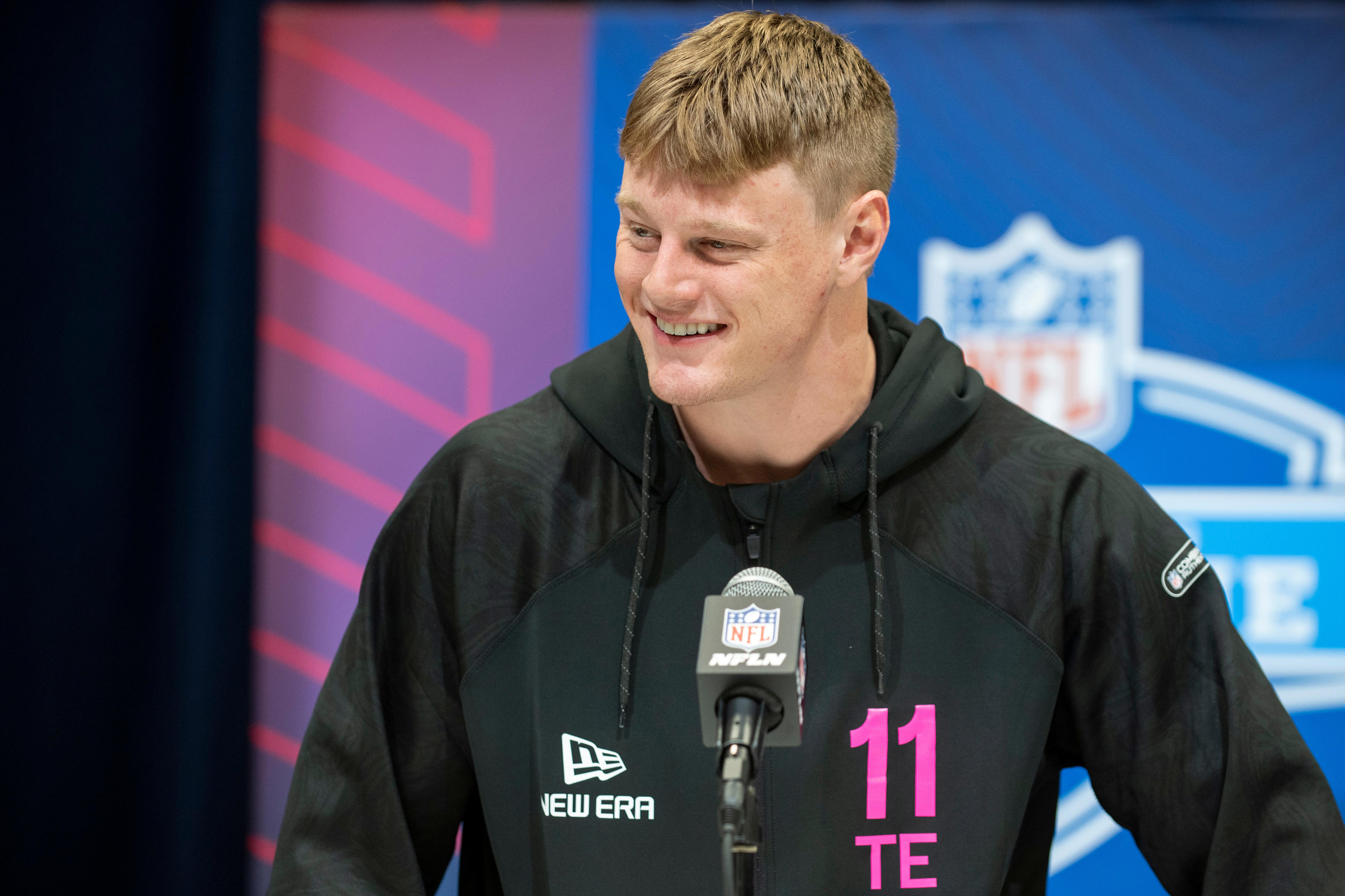 Houston Texans meet with Georgia Tech 'mauler' TE Jackson Hawes at NFL ...