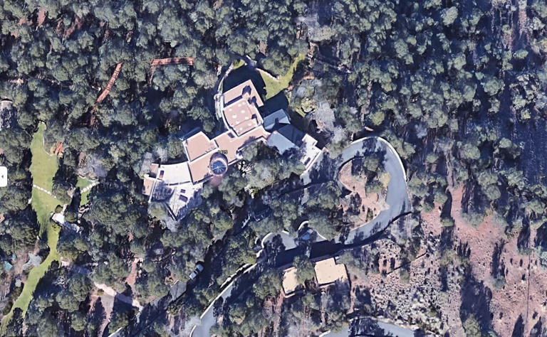 Así es la casa de Gene Hackman donde falleció junto a su esposa y su perro