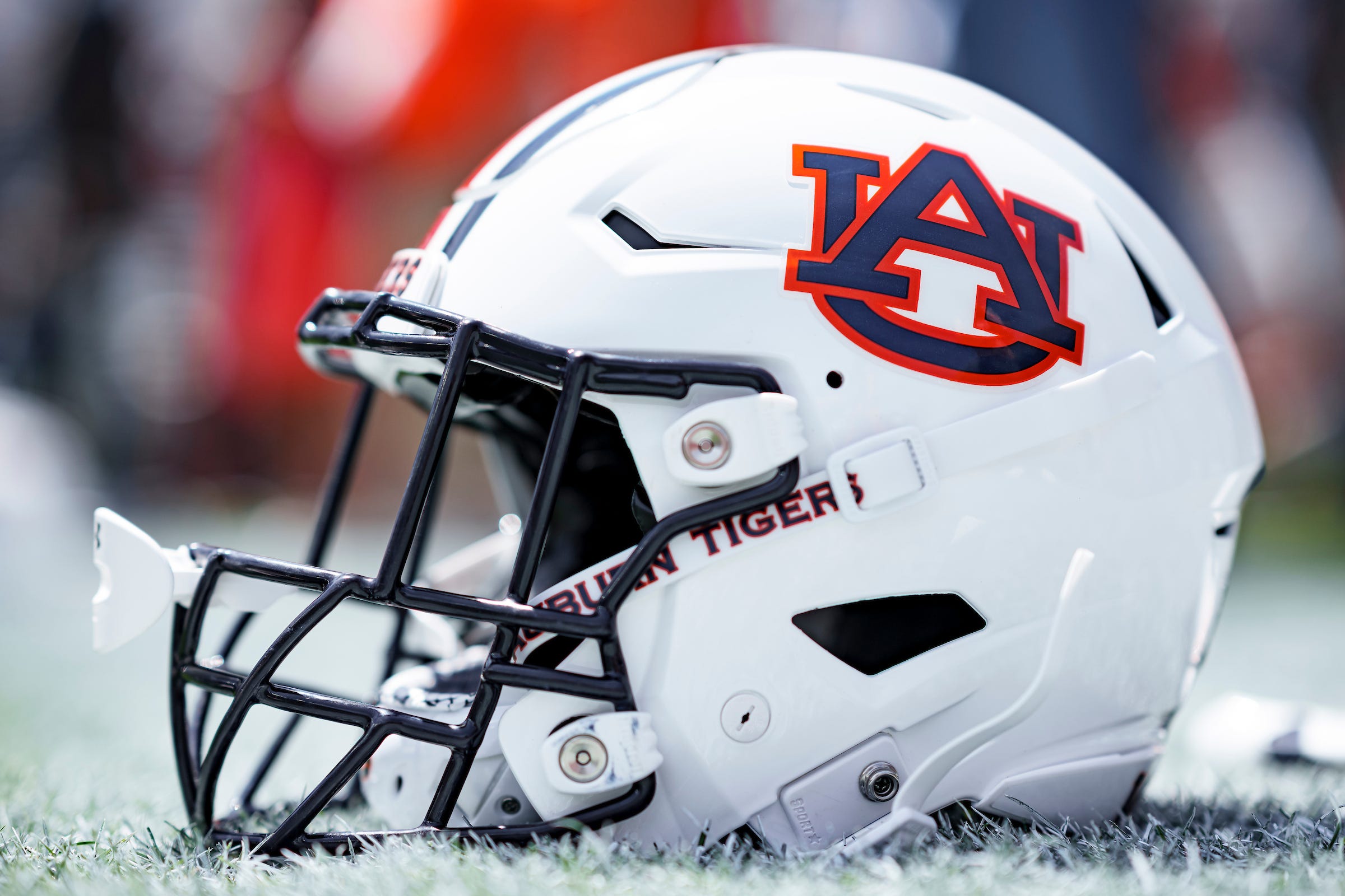 Auburn football target announces college destination